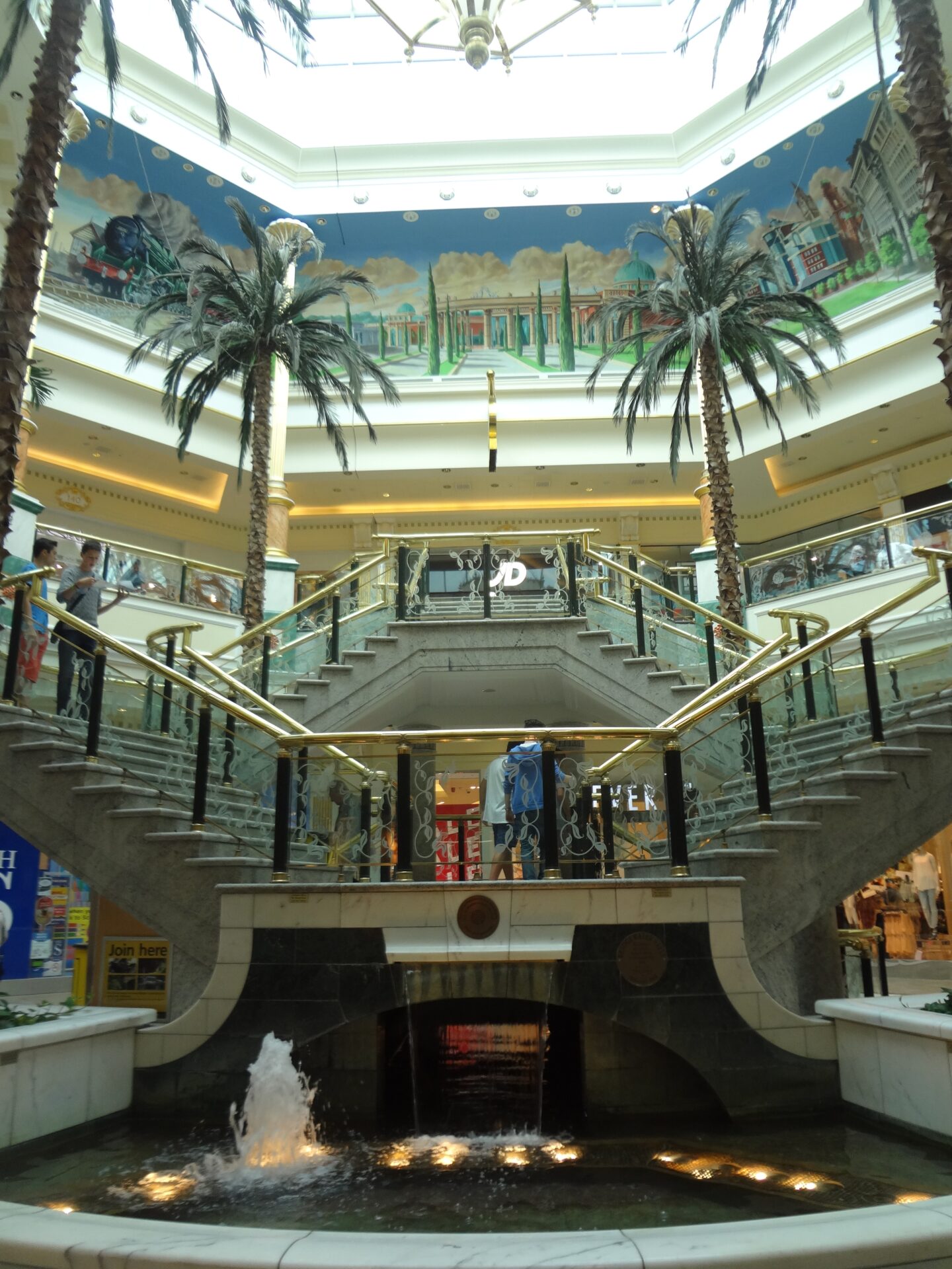 Trafford Centre: Manchester, England - Been There Done That Trips